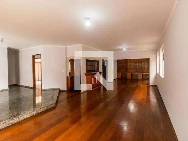 Casa / Sobrado em Condomínio para Locação em Santana de Parnaíba/SP Alphaville 4 Quartos
