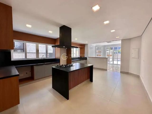 Casa / Sobrado em Condomínio para Locação em Santana de Parnaíba/SP Alphaville 4 Quartos