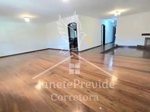 Casa / Sobrado em Condomínio para Locação em Santana de Parnaíba/SP Alphaville 4 Quartos