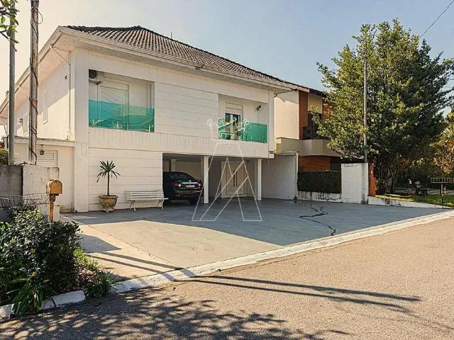 Casa / Sobrado em Condomínio para Locação em Santana de Parnaíba/SP Alphaville 4 Quartos