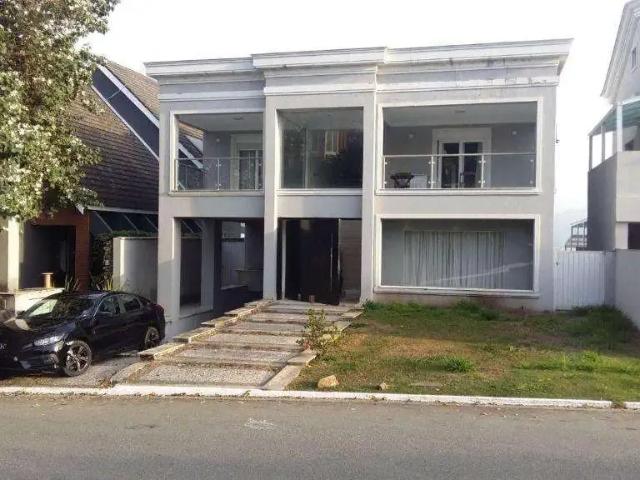 Casa / Sobrado em Condomínio para Locação em Santana de Parnaíba/SP Alphaville 4 Quartos