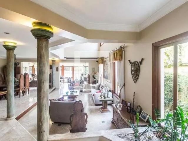 Casa / Sobrado em Condomínio para Locação em Santana de Parnaíba/SP Alphaville 4 Quartos