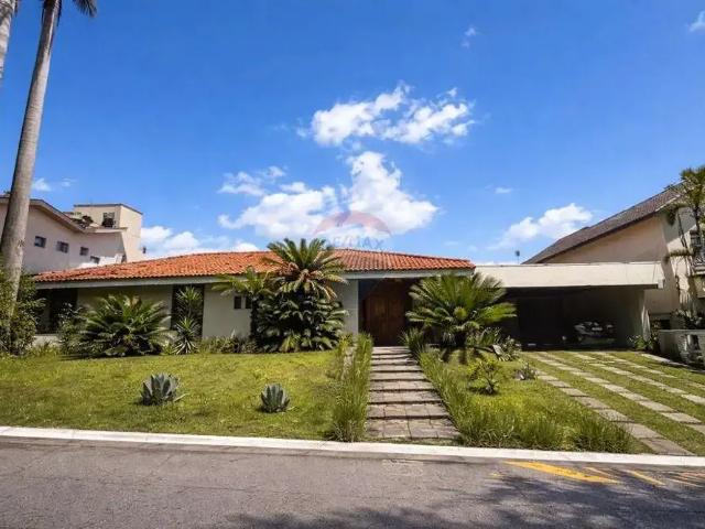 Casa / Sobrado em Condomínio para Locação em Santana de Parnaíba/SP Alphaville 4 Quartos