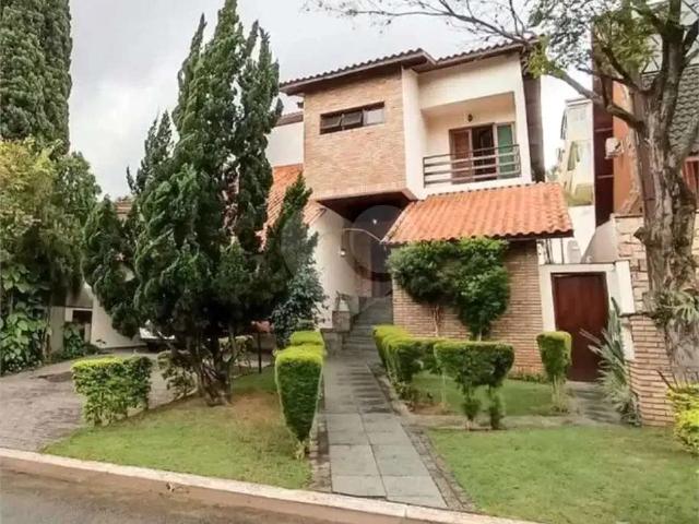 Casa / Sobrado em Condomínio para Locação em Santana de Parnaíba/SP Alphaville 4 Quartos