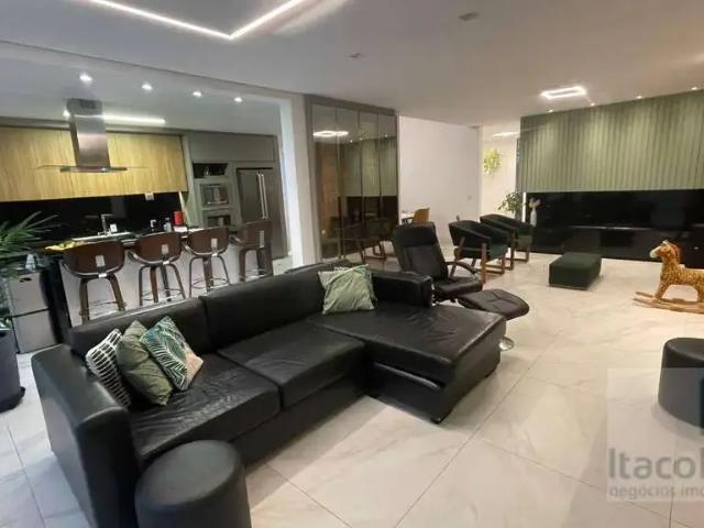 Casa / Sobrado em Condomínio para Locação em Santana de Parnaíba/SP Alphaville 4 Quartos