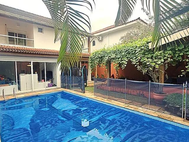 Casa / Sobrado em Condomínio para Locação em Santana de Parnaíba/SP Alphaville 4 Quartos