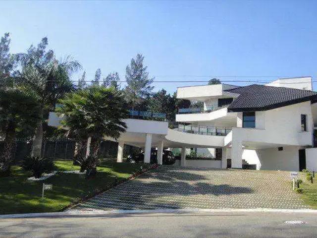 Casa / Sobrado em Condomínio para Locação em Santana de Parnaíba/SP Alphaville 4 Quartos