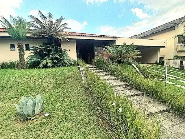 Casa / Sobrado em Condomínio para Locação em Santana de Parnaíba/SP Alphaville 4 Quartos