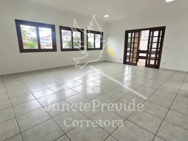 Casa / Sobrado em Condomínio para Locação em Santana de Parnaíba/SP Alphaville 4 Quartos