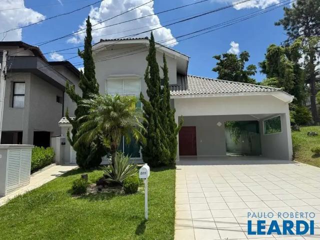 Casa / Sobrado em Condomínio para Locação em Santana de Parnaíba/SP Alphaville 4 Quartos