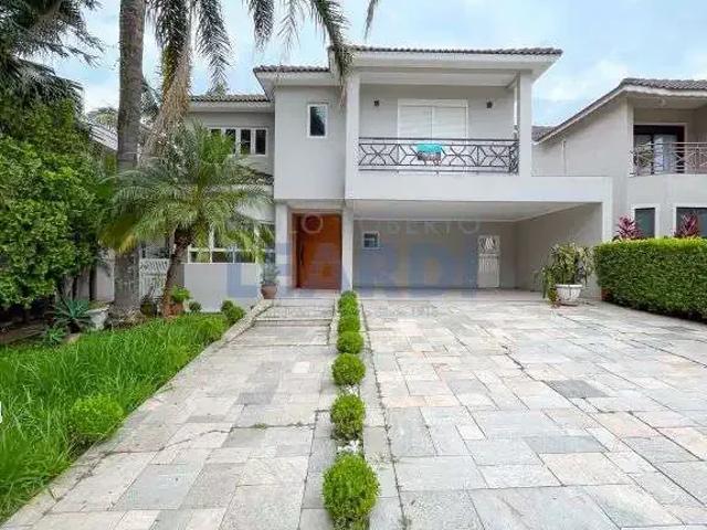 Casa / Sobrado em Condomínio para Locação em Santana de Parnaíba/SP Alphaville 4 Quartos
