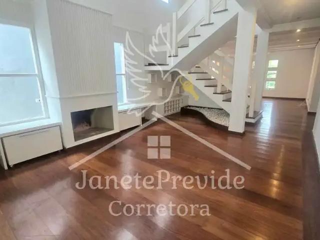 Casa / Sobrado em Condomínio para Locação em Santana de Parnaíba/SP Alphaville 4 Quartos