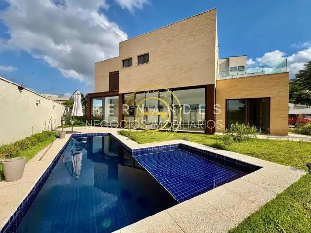 Casa / Sobrado em Condomínio para Locação em Santana de Parnaíba/SP Alphaville 4 Quartos