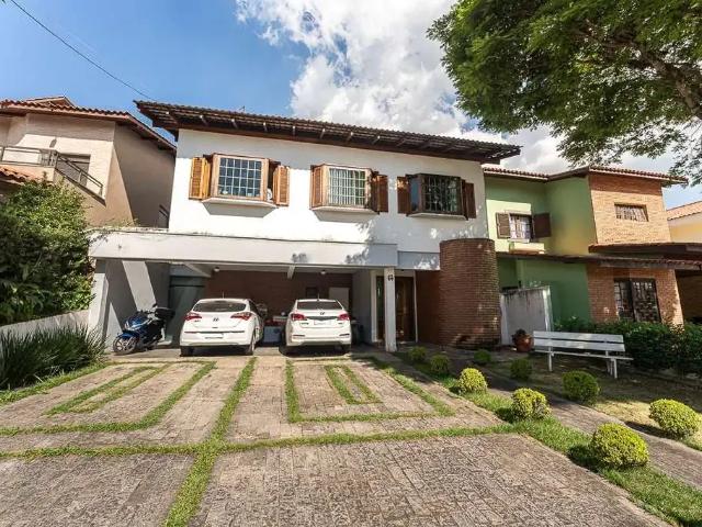 Casa / Sobrado em Condomínio para Locação em Santana de Parnaíba/SP Alphaville 4 Quartos