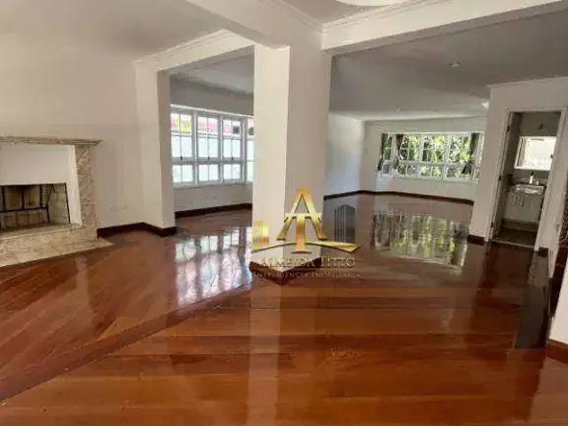 Casa / Sobrado em Condomínio para Locação em Santana de Parnaíba/SP Alphaville 4 Quartos