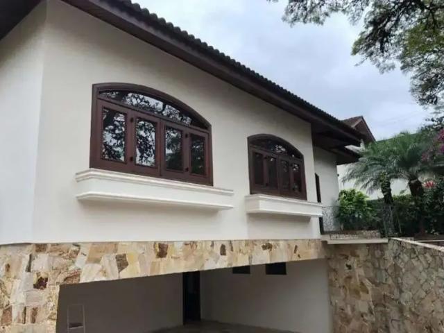 Casa / Sobrado em Condomínio para Locação em Santana de Parnaíba/SP Alphaville 4 Quartos