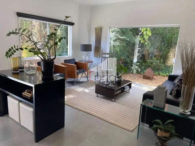 Casa / Sobrado em Condomínio para Locação em Santana de Parnaíba/SP Alphaville 4 Quartos