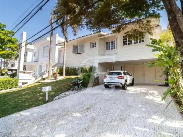Casa / Sobrado em Condomínio para Locação em Santana de Parnaíba/SP Alphaville 4 Quartos