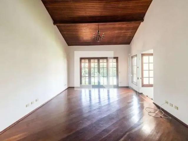 Casa / Sobrado em Condomínio para Locação em Santana de Parnaíba/SP Alphaville 4 Quartos