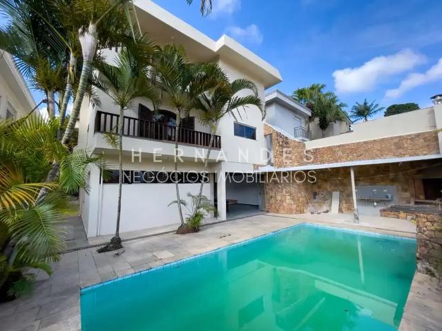 Casa / Sobrado em Condomínio para Locação em Santana de Parnaíba/SP Alphaville 4 Quartos