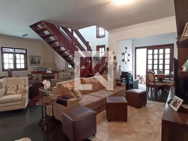 Casa / Sobrado em Condomínio para Locação em Santana de Parnaíba/SP Alphaville 4 Quartos