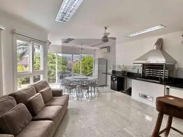 Casa / Sobrado em Condomínio para Locação em Santana de Parnaíba/SP Alphaville 4 Quartos