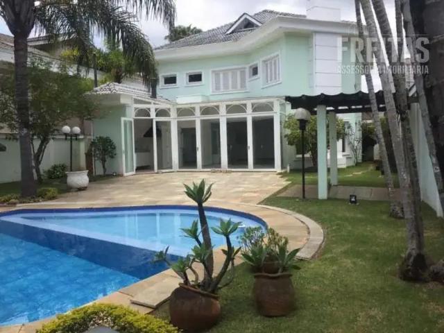 Casa / Sobrado em Condomínio para Locação em Santana de Parnaíba/SP Alphaville 4 Quartos