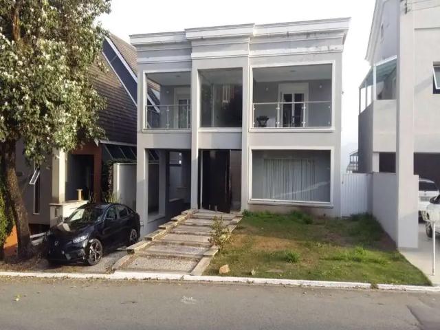 Casa / Sobrado em Condomínio para Locação em Santana de Parnaíba/SP Alphaville 4 Quartos