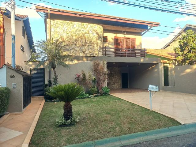 Casa / Sobrado em Condomínio para Locação em Santana de Parnaíba/SP Alphaville 4 Quartos