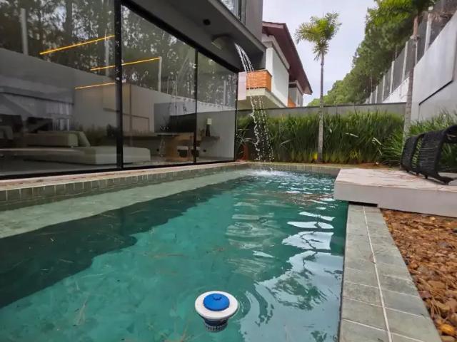 Casa / Sobrado em Condomínio para Locação em Santana de Parnaíba/SP Alphaville 4 Quartos