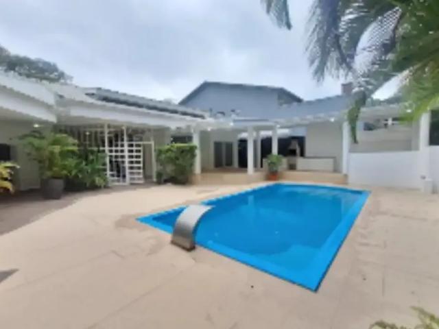 Casa / Sobrado em Condomínio para Locação em Santana de Parnaíba/SP Alphaville 4 Quartos