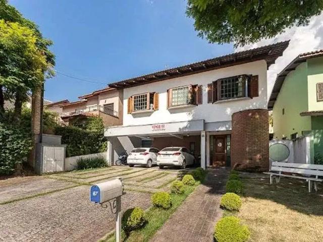 Casa / Sobrado em Condomínio para Locação em Santana de Parnaíba/SP Alphaville 4 Quartos