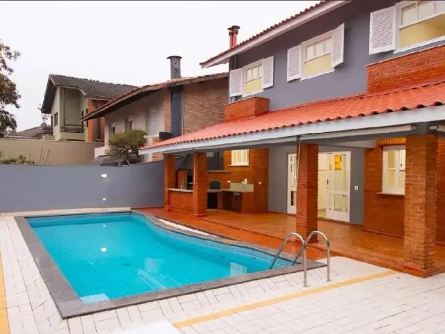 Casa / Sobrado em Condomínio para Locação em Santana de Parnaíba/SP Alphaville 4 Quartos