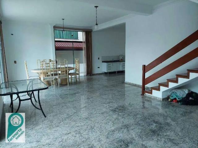 Casa / Sobrado em Condomínio para Locação em Santana de Parnaíba/SP Alphaville 4 Quartos