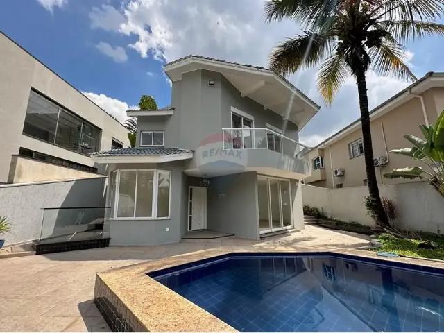 Casa / Sobrado em Condomínio para Locação em Santana de Parnaíba/SP Alphaville 4 Quartos