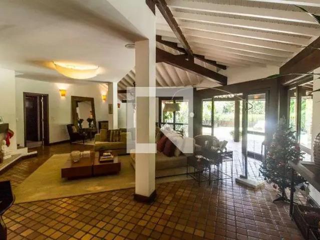 Casa / Sobrado em Condomínio para Locação em Santana de Parnaíba/SP Alphaville 4 Quartos