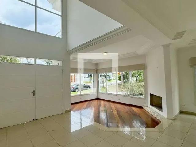 Casa / Sobrado em Condomínio para Locação em Santana de Parnaíba/SP Alphaville 5 Quartos