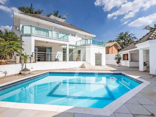 Casa / Sobrado em Condomínio para Locação em Santana de Parnaíba/SP Alphaville 5 Quartos