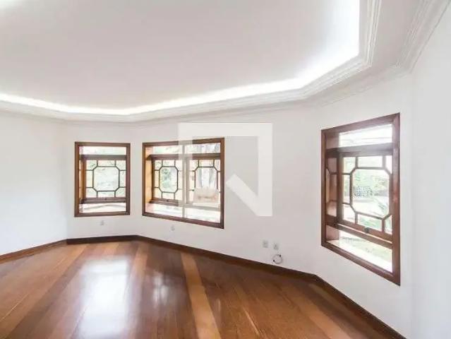 Casa / Sobrado em Condomínio para Locação em Santana de Parnaíba/SP Alphaville 5 Quartos