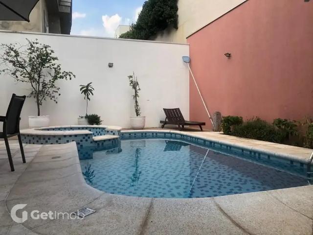 Casa / Sobrado em Condomínio para Locação em Santana de Parnaíba/SP Alphaville 5 Quartos