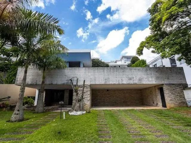 Casa / Sobrado em Condomínio para Locação em Santana de Parnaíba/SP Alphaville 5 Quartos