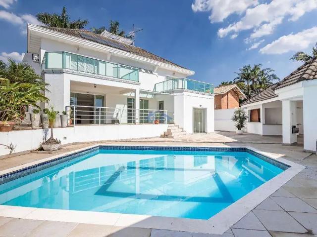 Casa / Sobrado em Condomínio para Locação em Santana de Parnaíba/SP Alphaville 5 Quartos