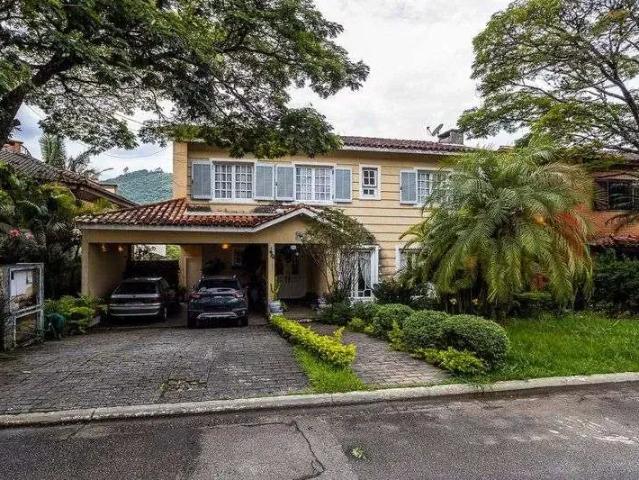 Casa / Sobrado em Condomínio para Locação em Santana de Parnaíba/SP Alphaville 5 Quartos