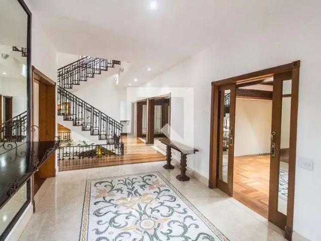 Casa / Sobrado em Condomínio para Locação em Santana de Parnaíba/SP Alphaville 5 Quartos