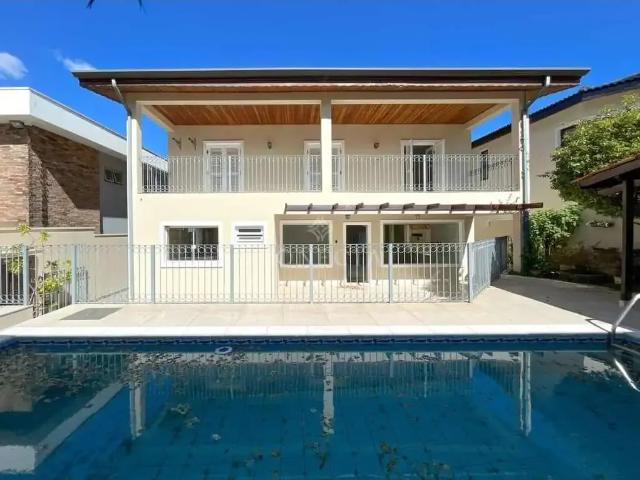 Casa / Sobrado em Condomínio para Locação em Santana de Parnaíba/SP Alphaville 5 Quartos
