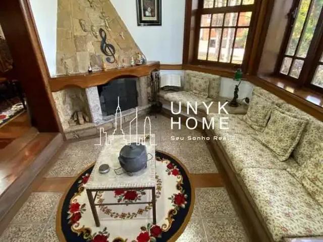 Casa / Sobrado em Condomínio para Locação em Santana de Parnaíba/SP Alphaville 5 Quartos