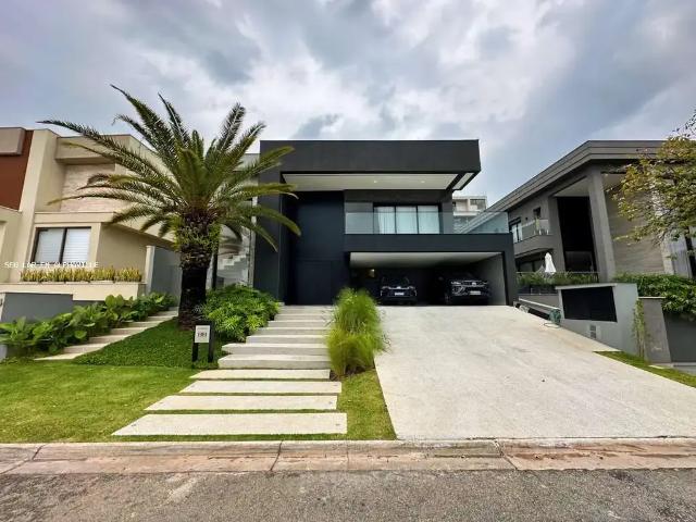 Casa / Sobrado em Condomínio para Locação em Santana de Parnaíba/SP Alphaville 5 Quartos