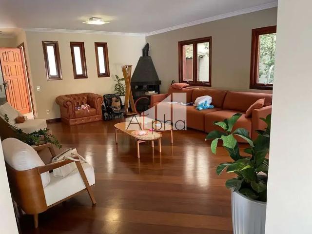 Casa / Sobrado em Condomínio para Locação em Santana de Parnaíba/SP Alphaville 5 Quartos