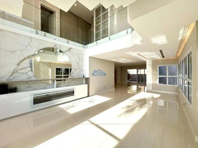 Casa / Sobrado em Condomínio para Locação em Santana de Parnaíba/SP Alphaville 5 Quartos
