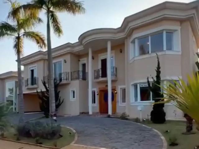 Casa / Sobrado em Condomínio para Locação em Santana de Parnaíba/SP Alphaville 5 Quartos